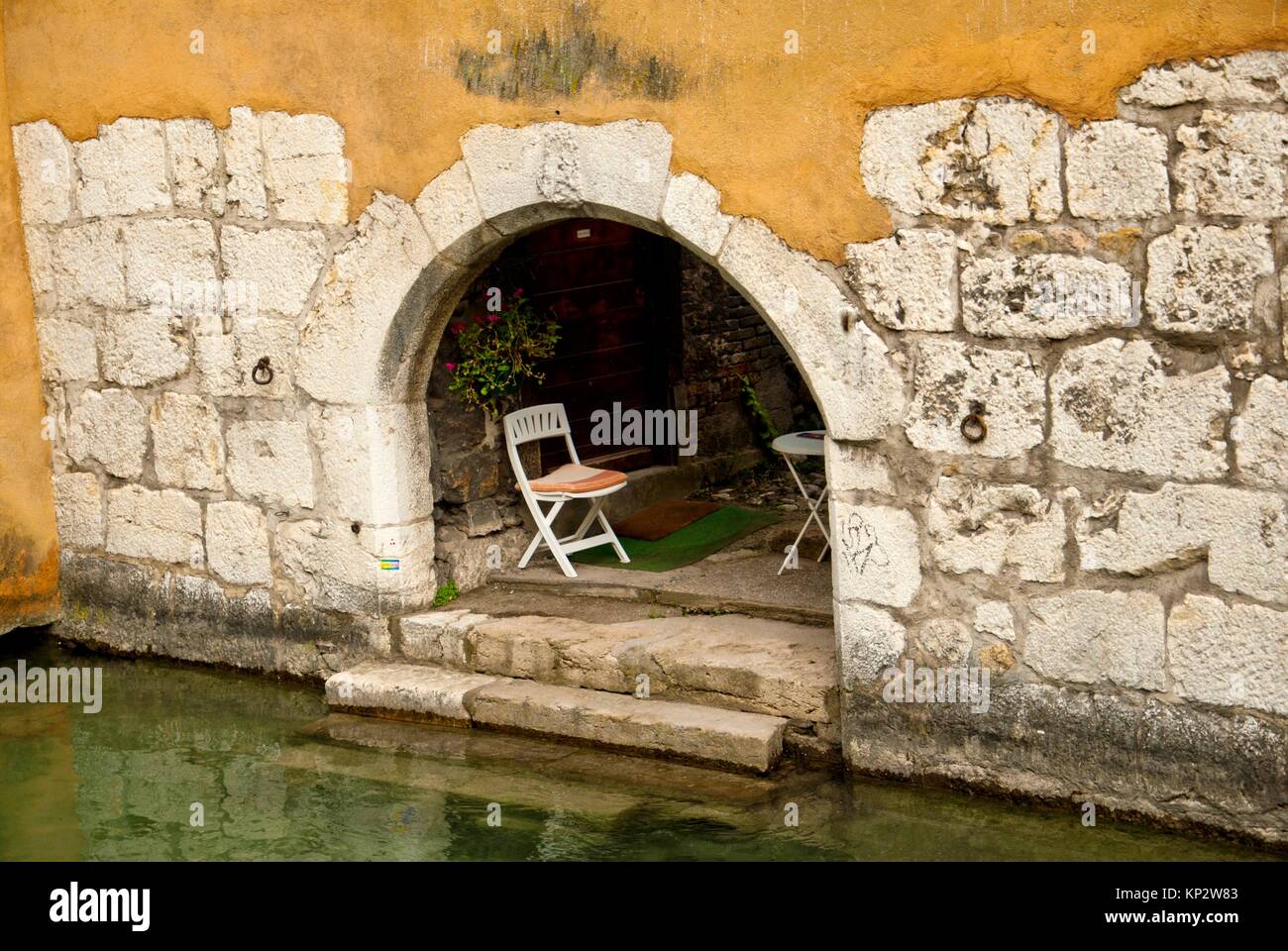 Secret hidden man hi-res stock photography and images - Alamy