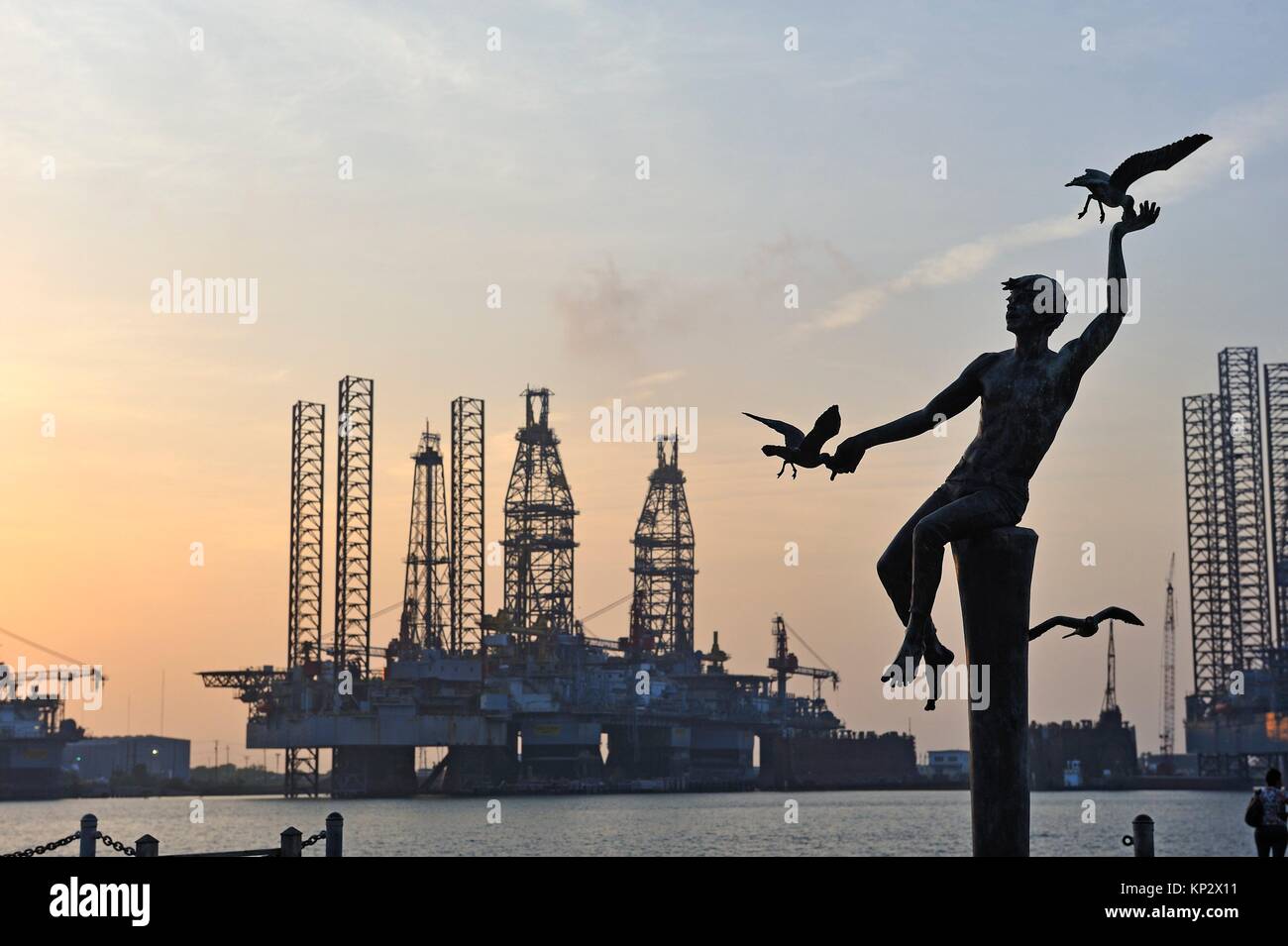 Statue charles hi-res stock photography and images - Alamy