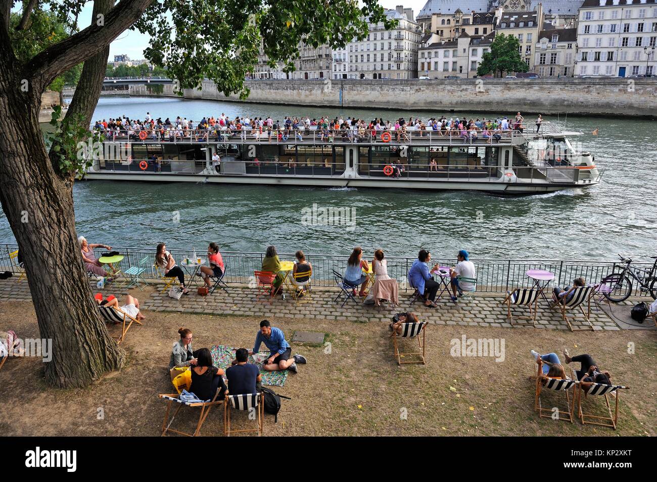 Paris Riverside High Resolution Stock Photography and Images - Alamy