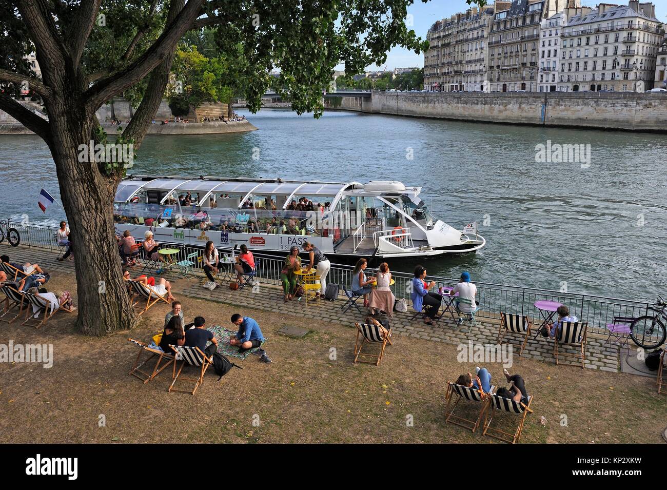 Paris Riverside High Resolution Stock Photography and Images - Alamy