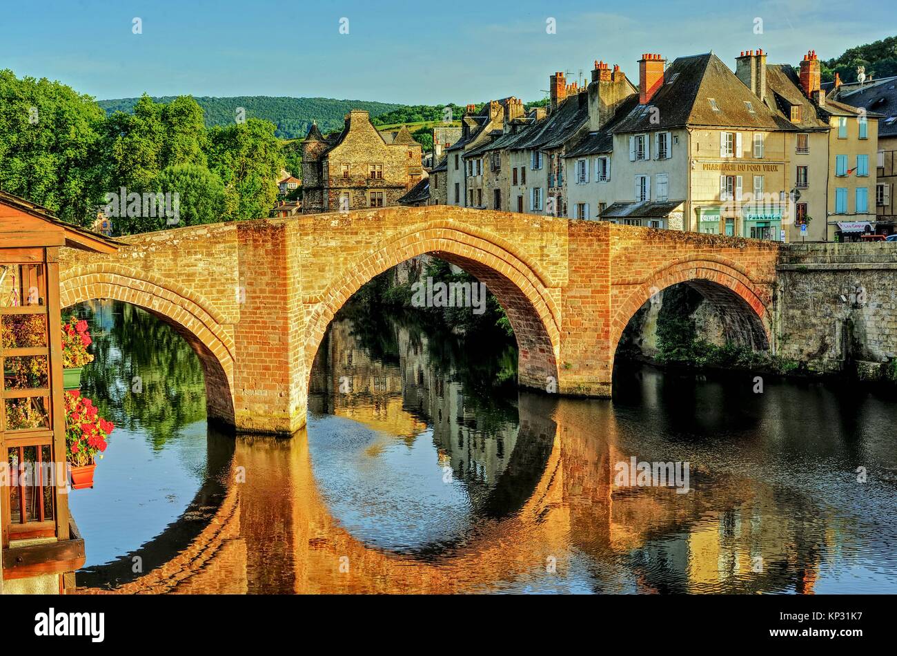 Old bridge espalion hi-res stock photography and images - Alamy