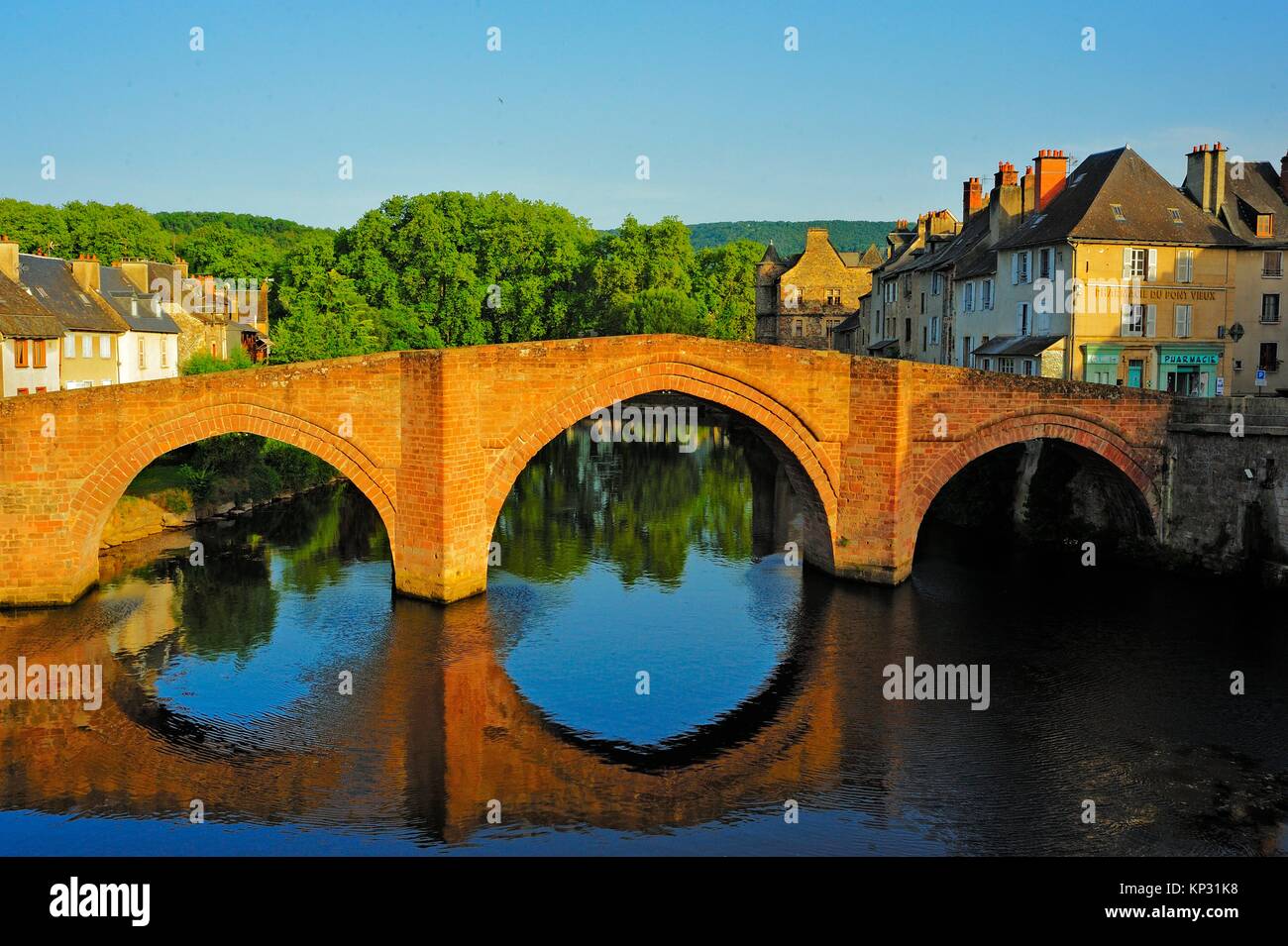 Espalion france bridge hi-res stock photography and images - Alamy