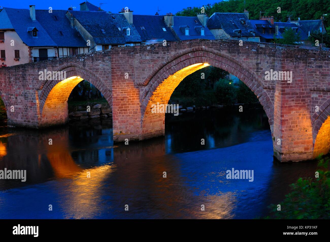 Espalion france bridge hi-res stock photography and images - Alamy