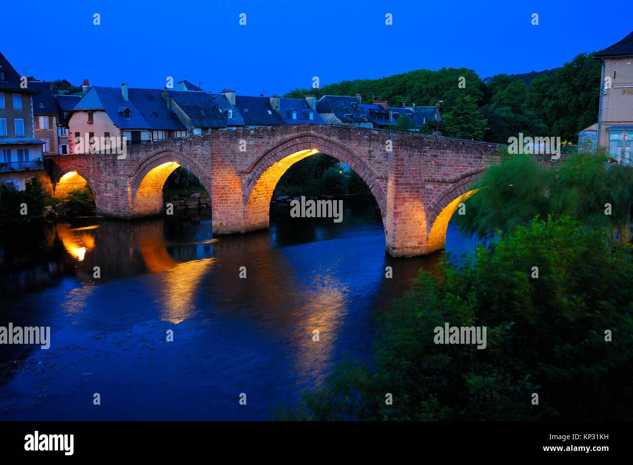 Espalion france bridge hi-res stock photography and images - Alamy