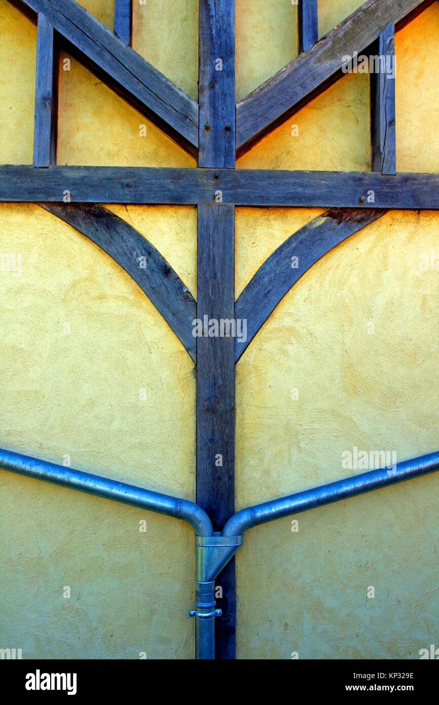 Wall pipes, Guédelon castle, Treigny, France Stock Photo - Alamy