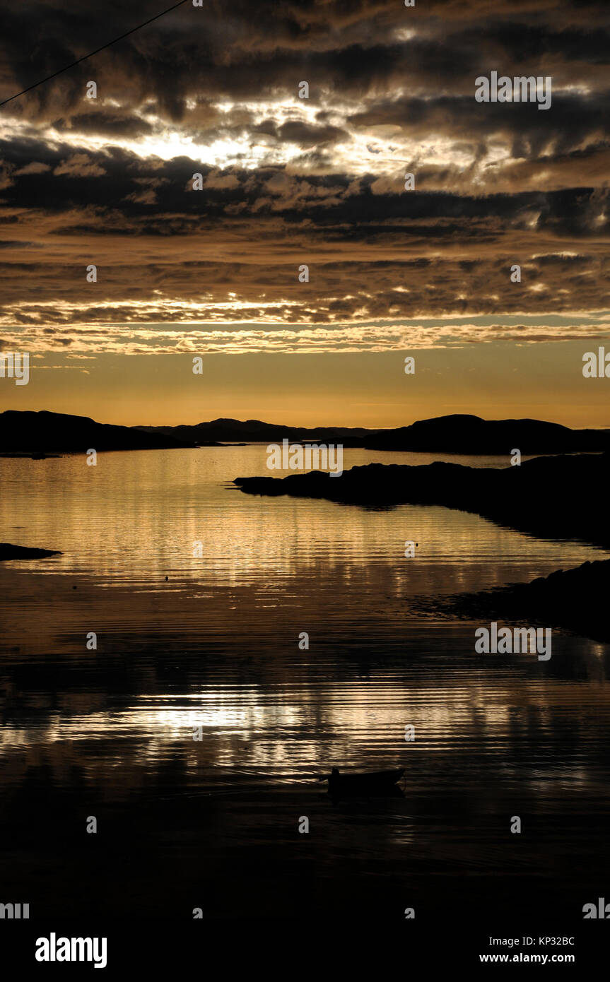 Autumn sun setting over Badcall Bay in Sutherland, northwest Scotland ...