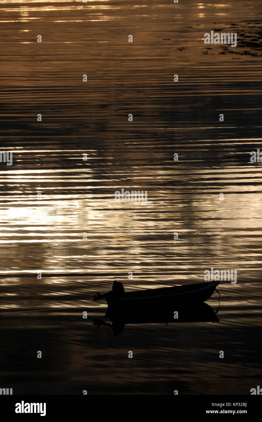 Autumn sun setting over Badcall Bay in Sutherland, northwest Scotland ...