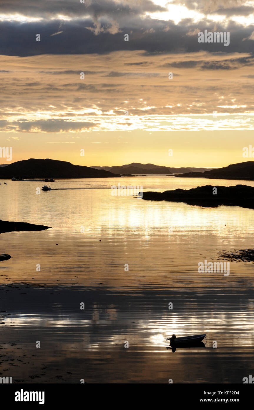 Autumn sun setting over Badcall Bay in Sutherland, northwest Scotland ...