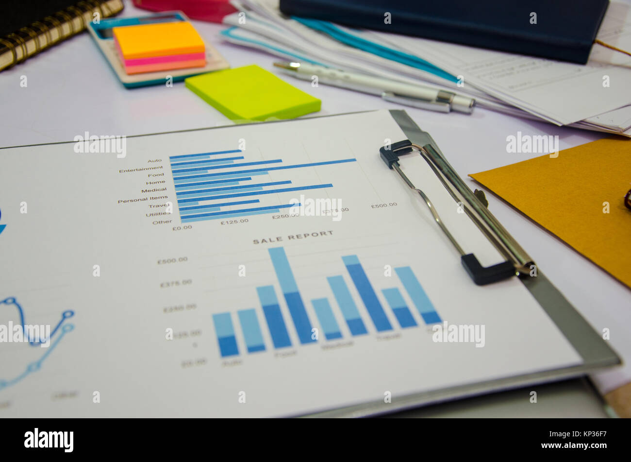 Business document Financial chart and graph Stock Photo - Alamy