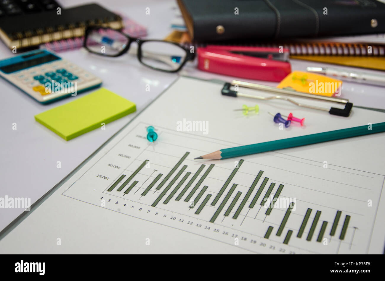 Business document Financial chart and graph Stock Photo - Alamy