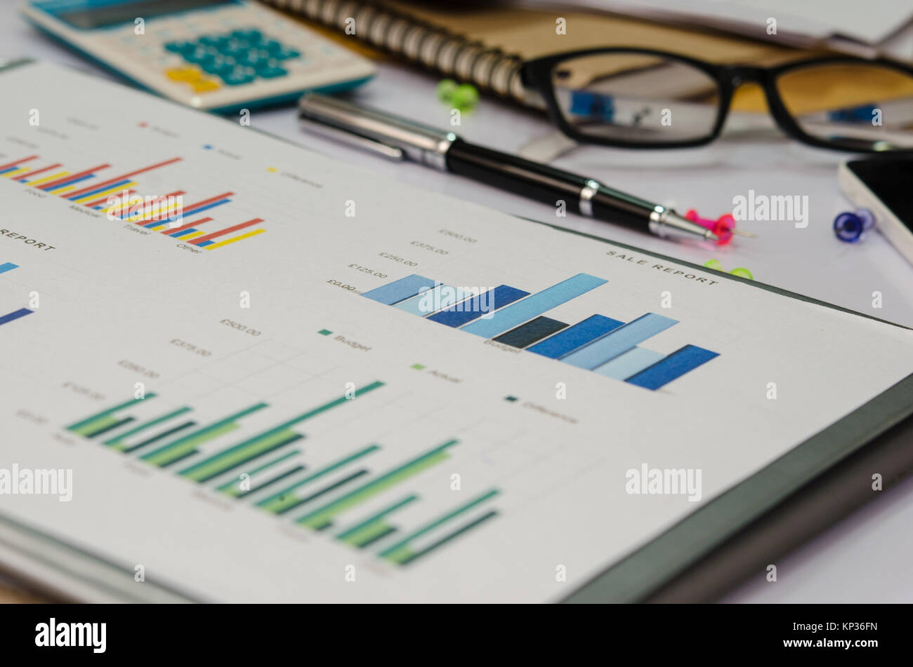 Business document Financial chart and graph Stock Photo - Alamy