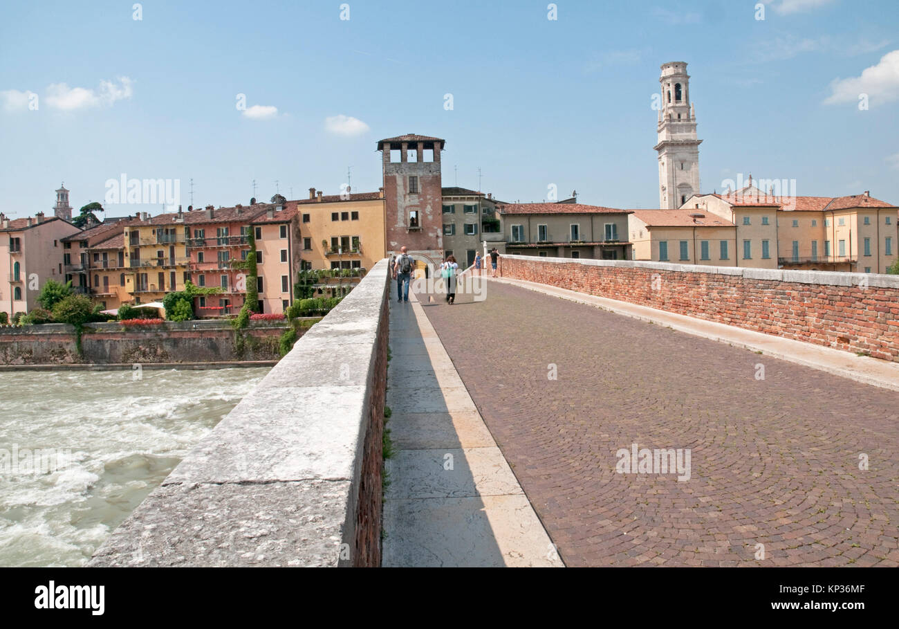 Ponte in pietra hi-res stock photography and images - Alamy
