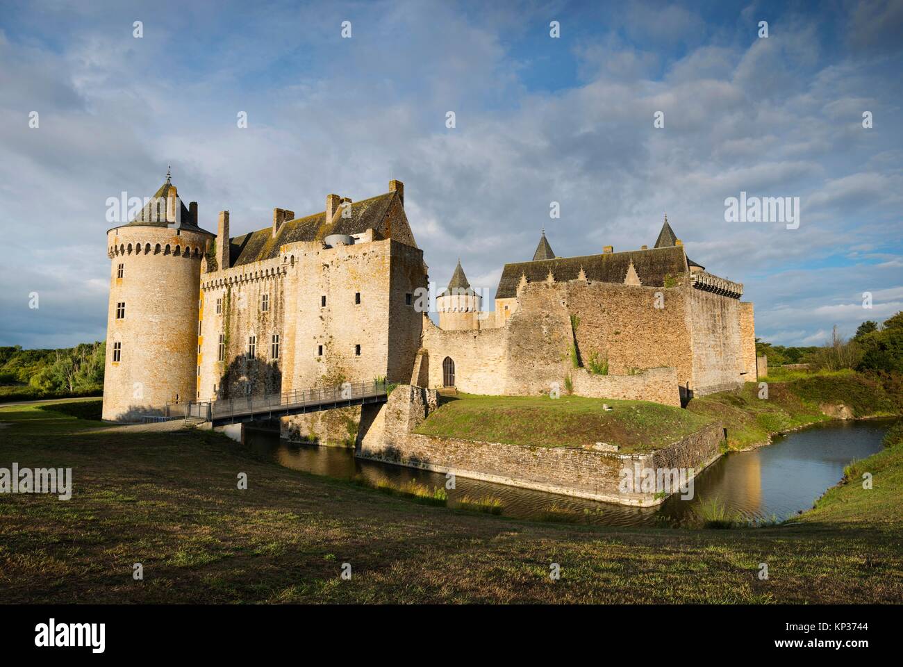 Old medieval castle brittany hi-res stock photography and images - Alamy