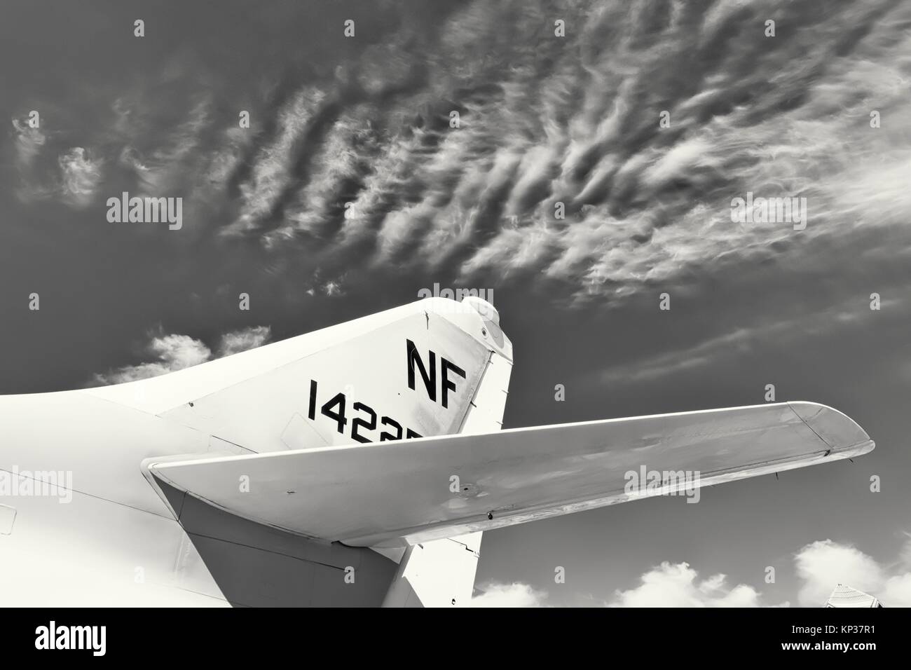 Tail wing hi-res stock photography and images - Alamy