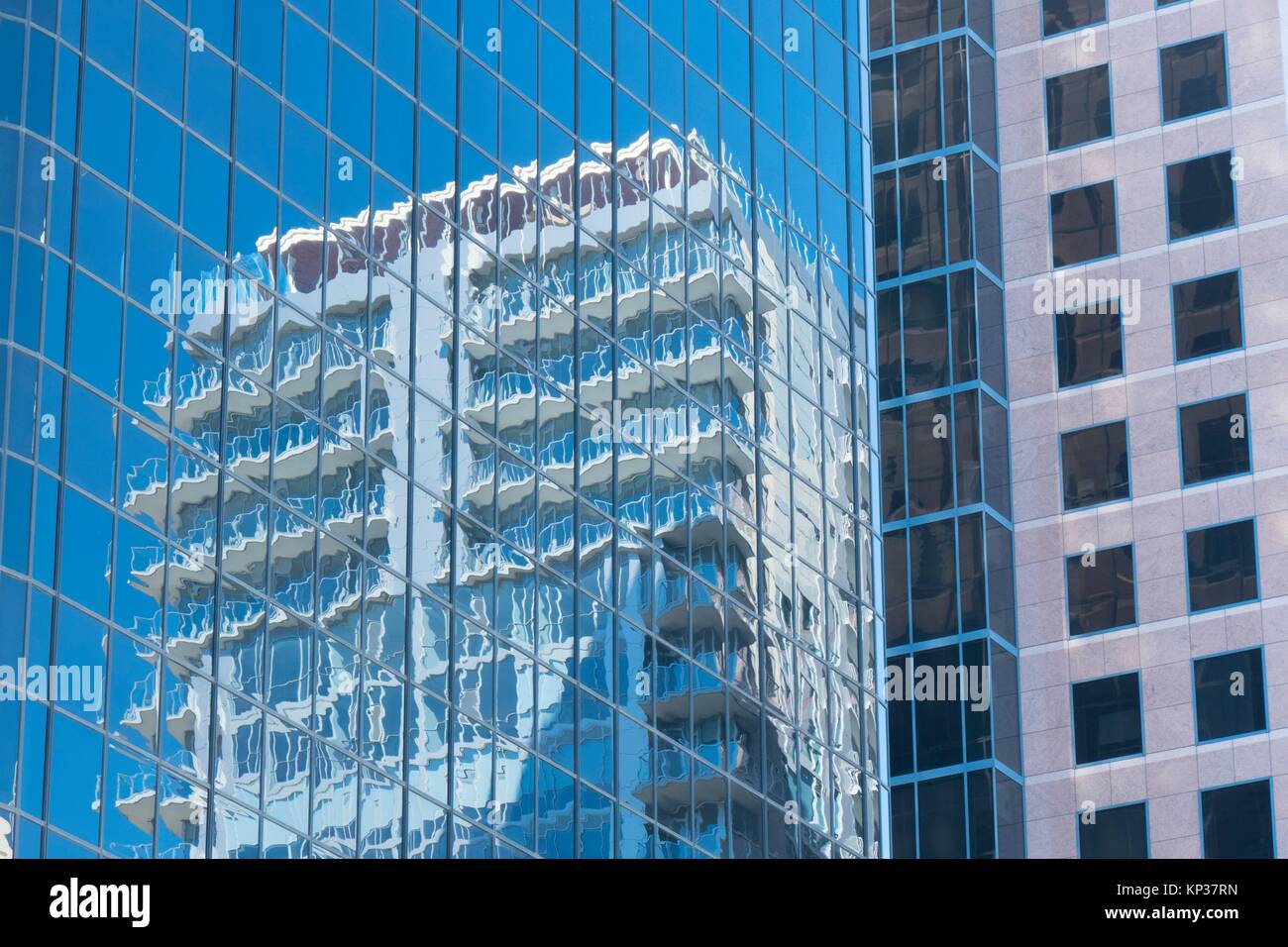 High rise building modern bridge hi-res stock photography and images ...