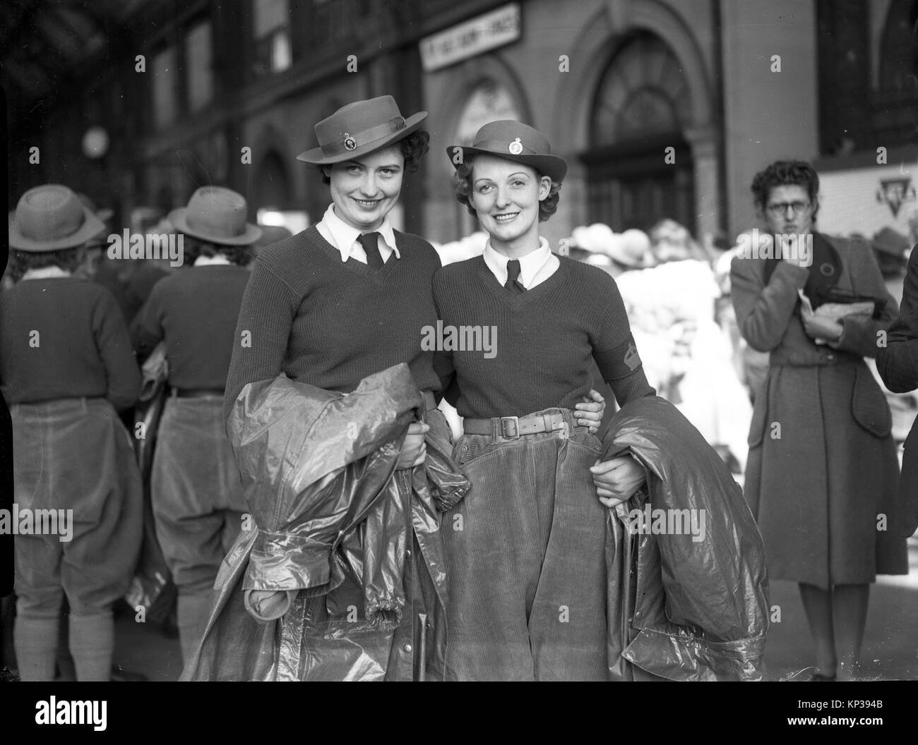 Land girls world war ii hi-res stock photography and images - Alamy