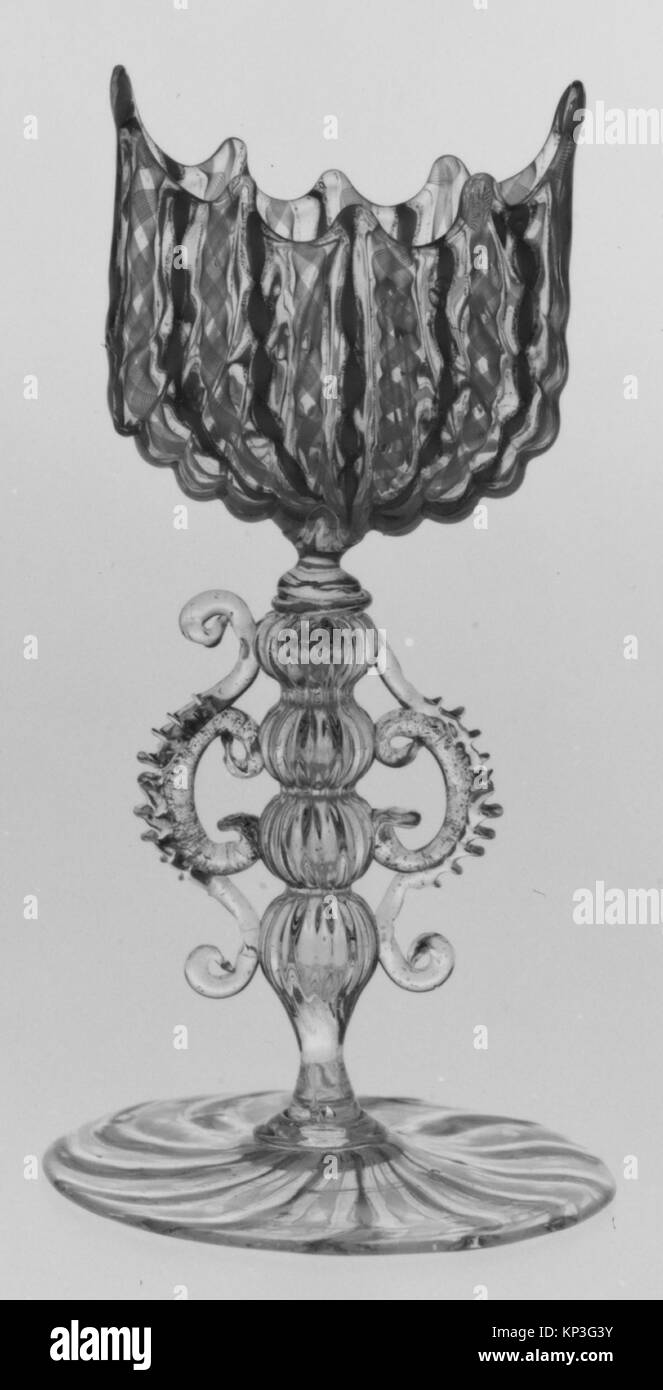 Illustration of a footed vase showing structural base, proportion, and ...