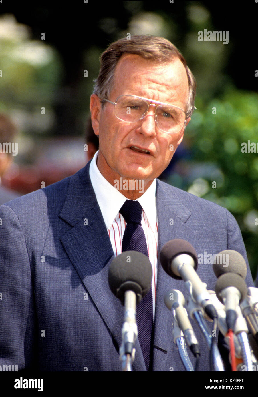 George h w bush 2010 hi-res stock photography and images - Alamy