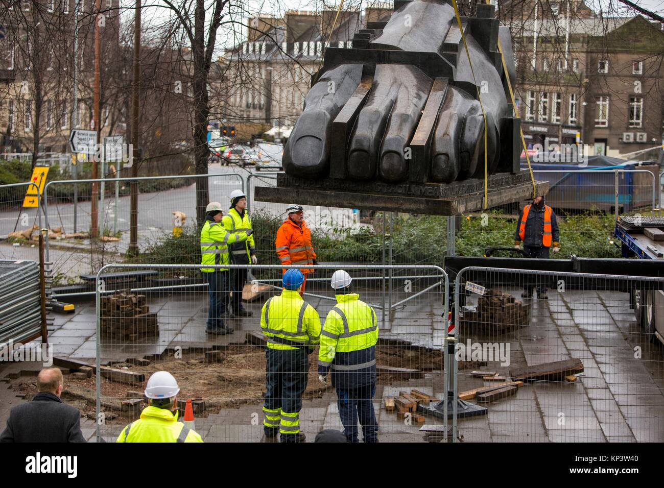 Paolozzi sculptures and edinburgh hi-res stock photography and images ...