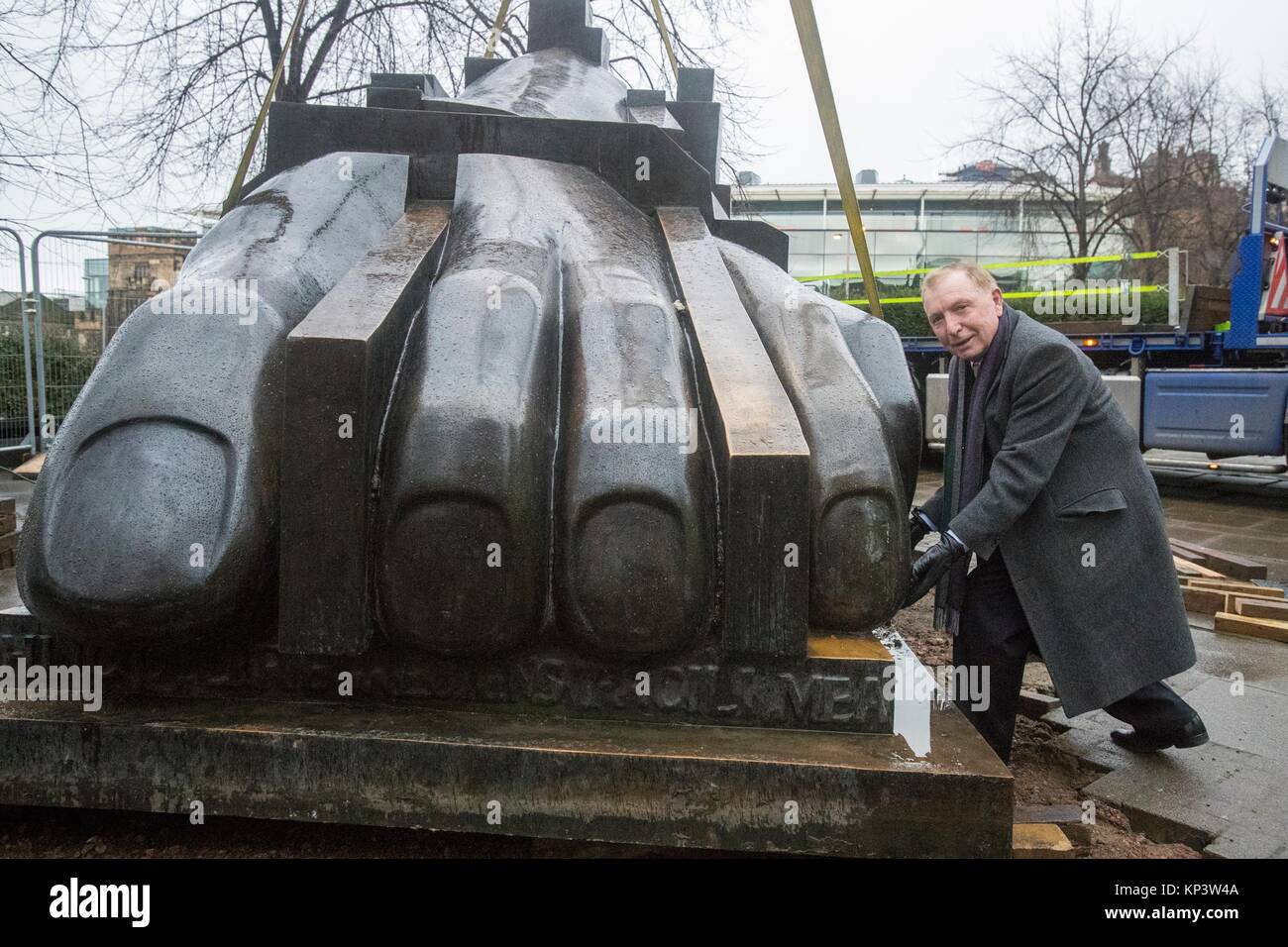 Paolozzi sculptures and edinburgh hi-res stock photography and images ...