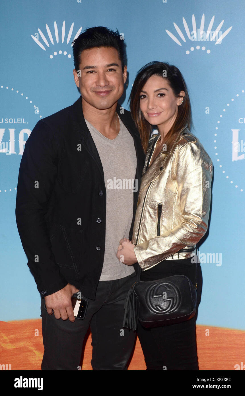 LOS ANGELES, CA - DECEMBER 12: Mario Lopez, Courtney Lopez at Cirque du ...