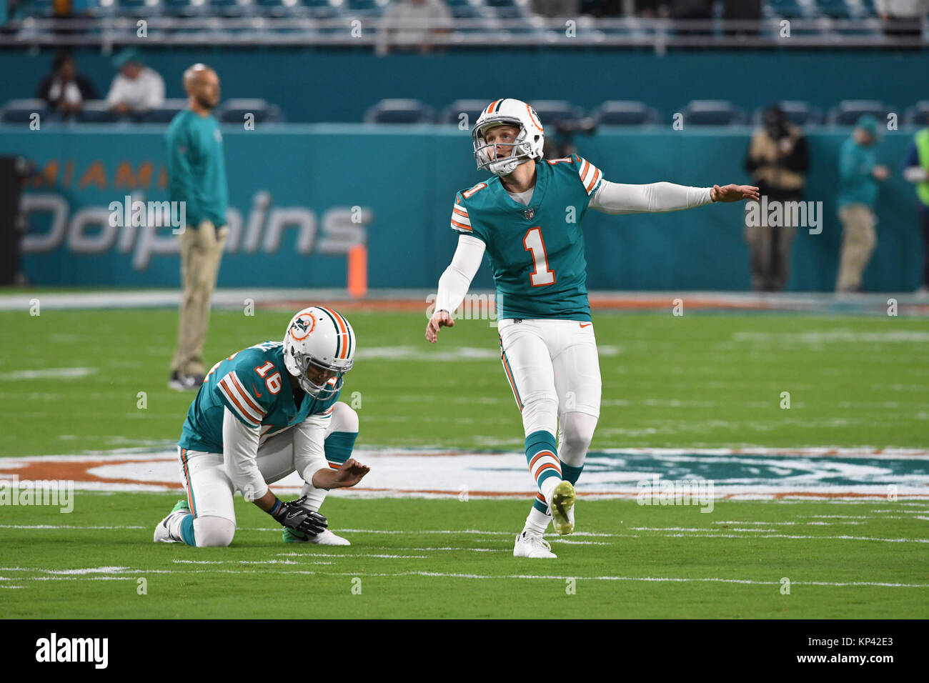 December 11, 2017: Cody Parkey #1 arms up before the NFL football game ...