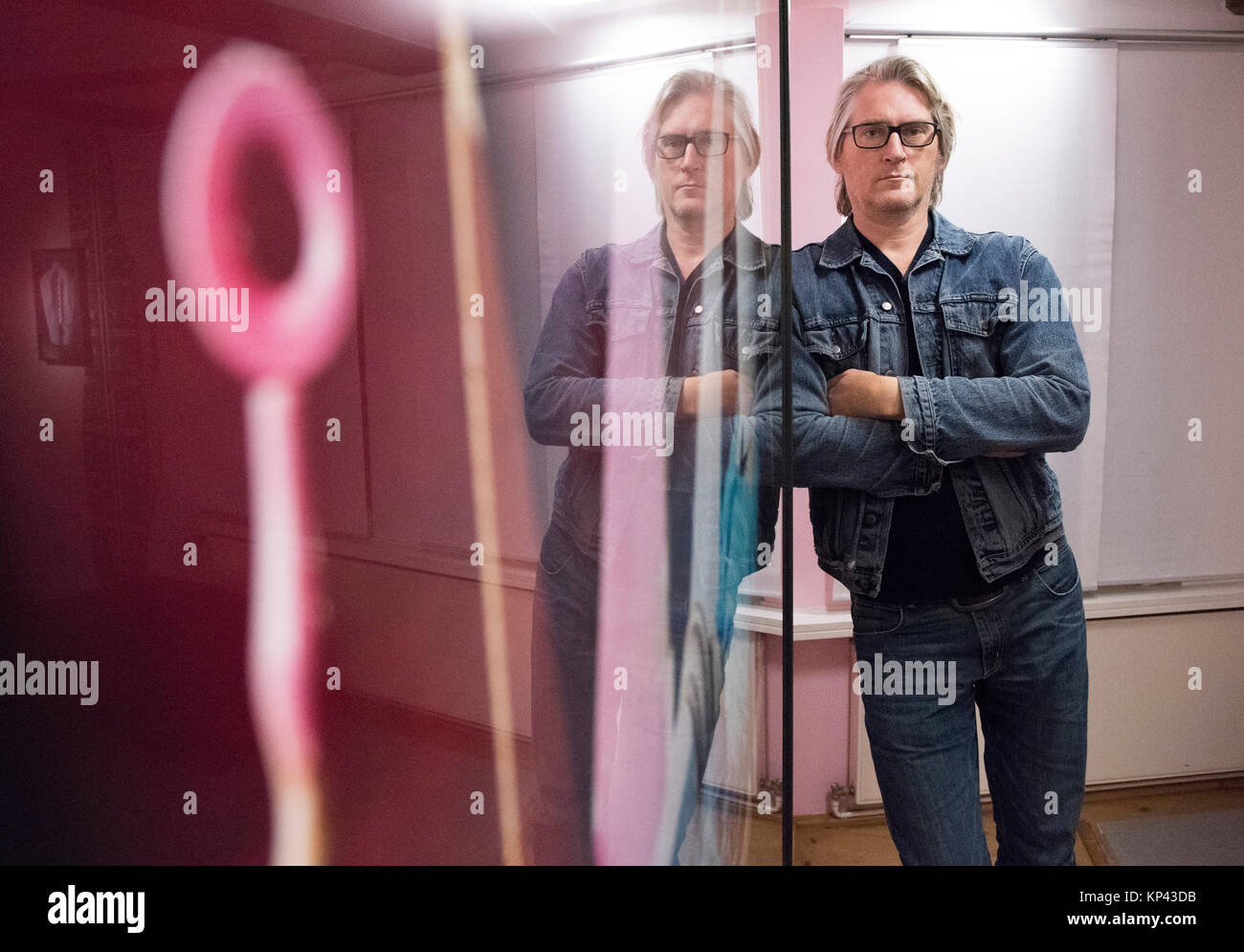 Stade, Germany. 28th Nov, 2017. Artist Thorsten Brinkmann presents his ...
