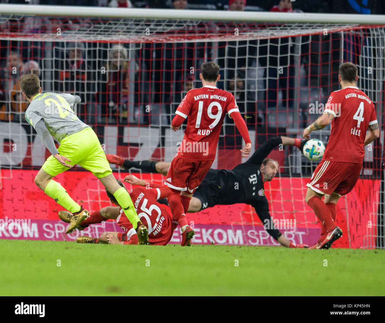 Munich, Germany. 13th Dec, 2017. Munich's goalkeeper Tom Starke (2-R ...