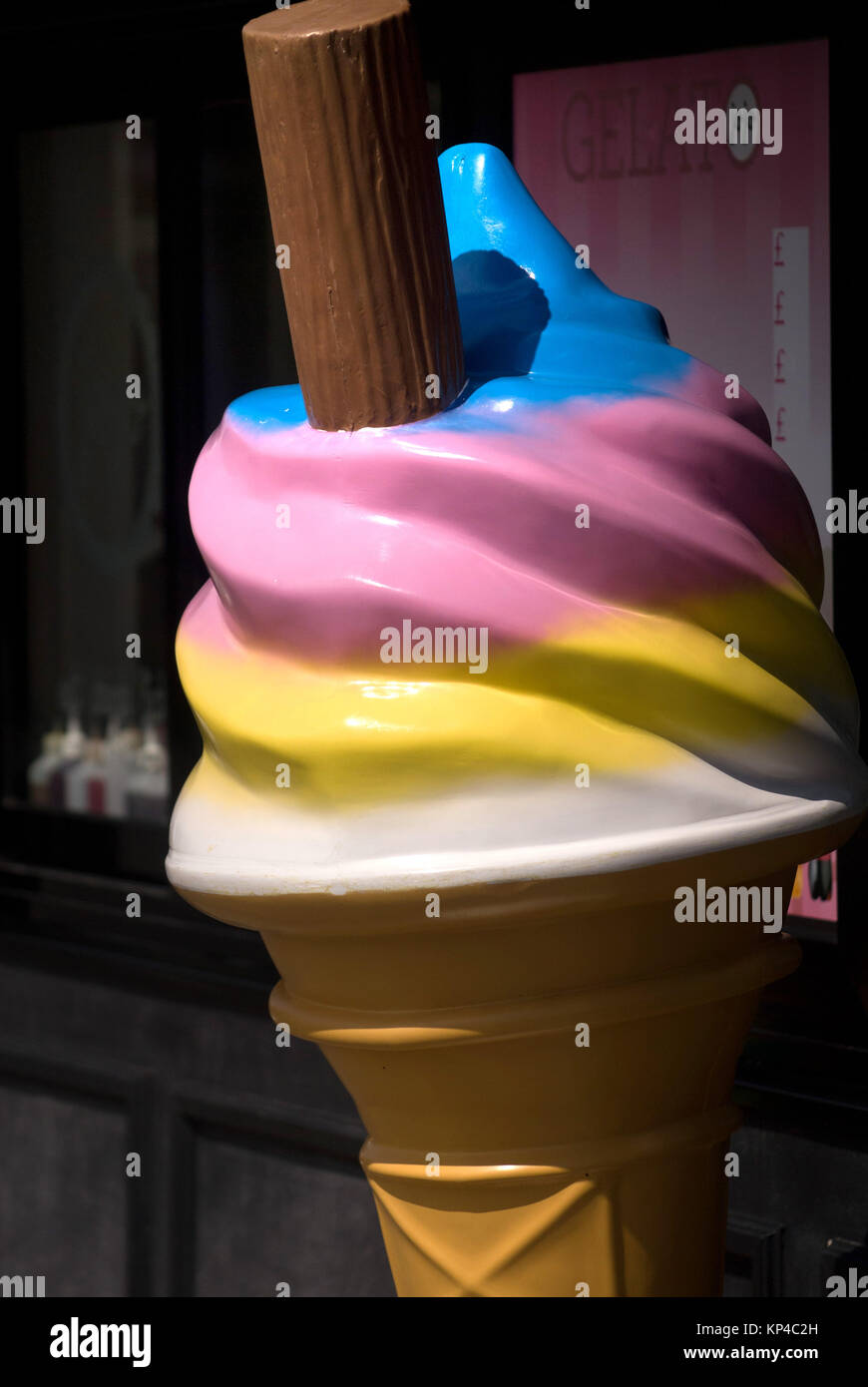 Large plastic ice cream cone hi-res stock photography and images - Alamy
