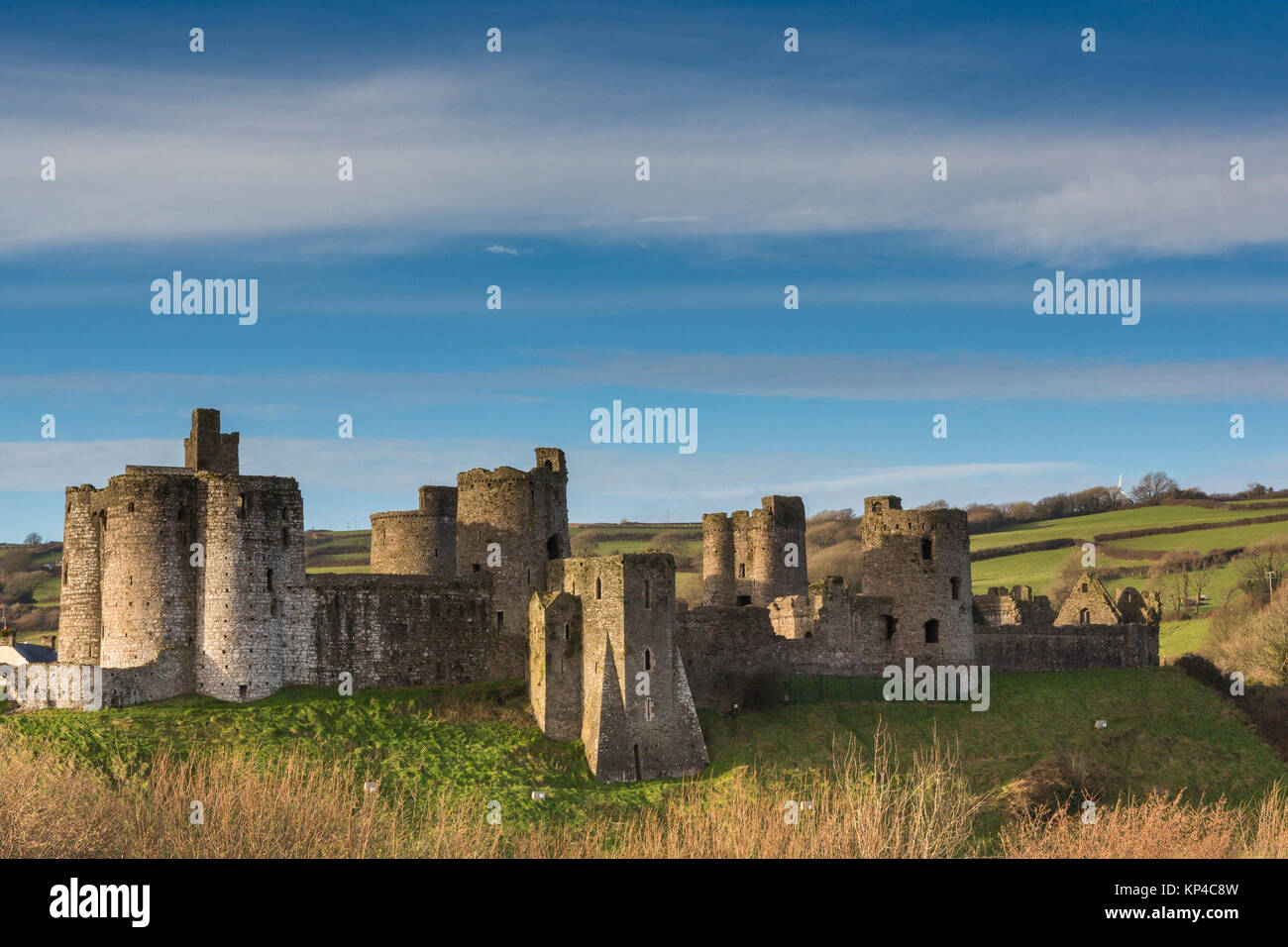 Kidwelly castle hi-res stock photography and images - Alamy