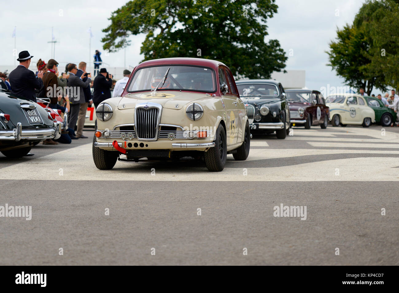 Saloon cars hi-res stock photography and images - Alamy