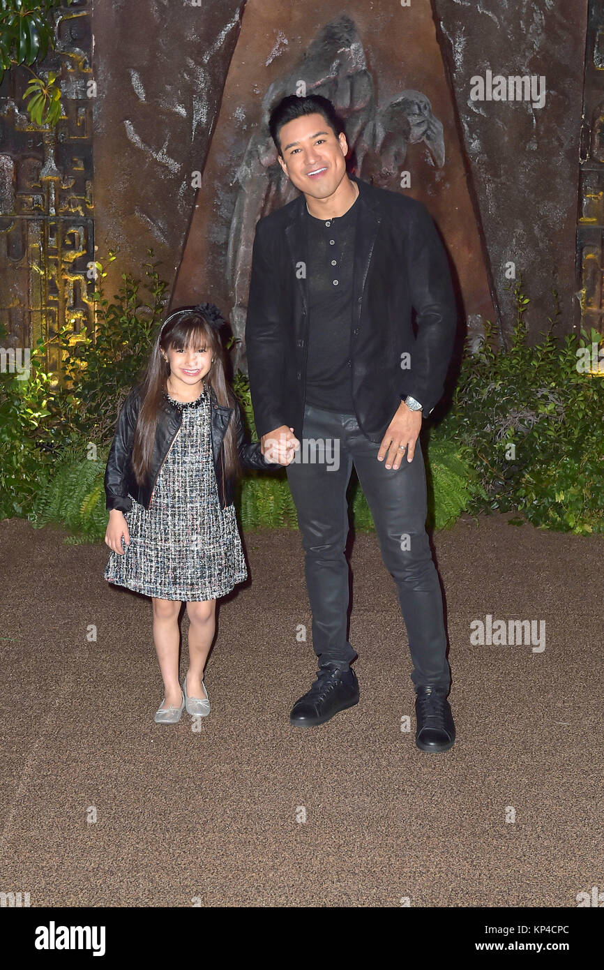 Mario lopez and his daughter hi-res stock photography and images - Alamy