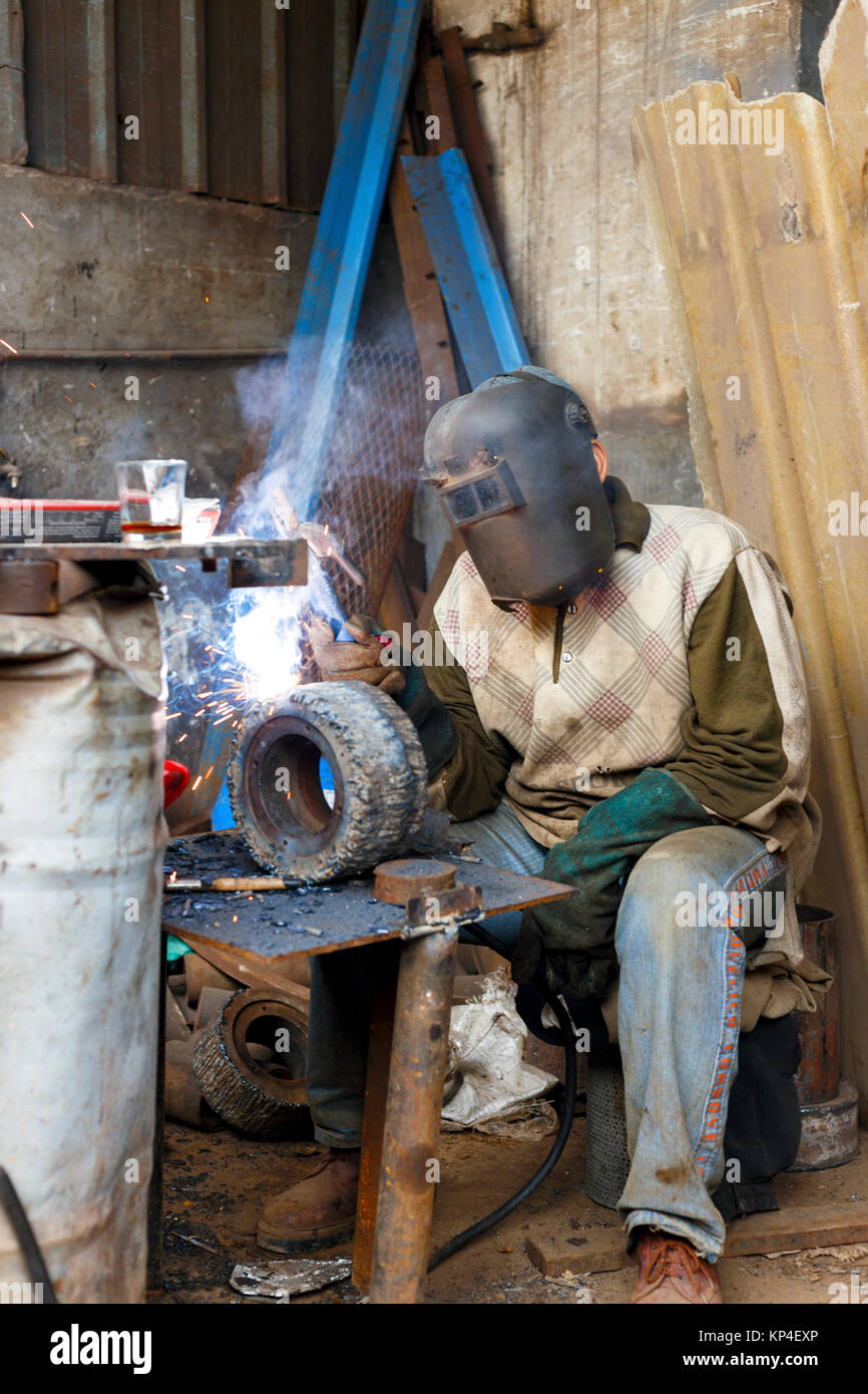 Man welding fabrication construction building hi-res stock photography ...