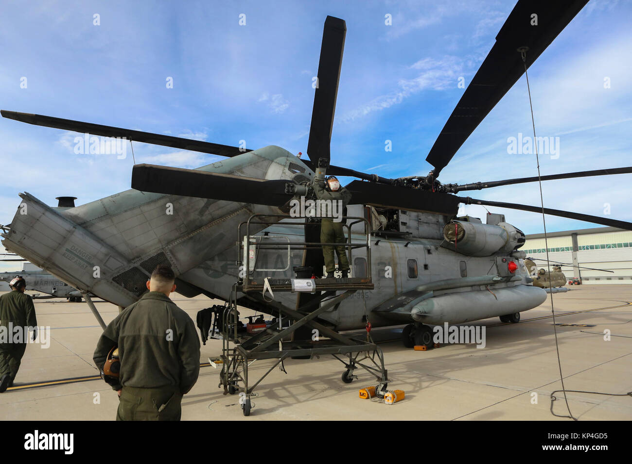 U.S. Marines with Marine Heavy Helicopter Squadron (HMH) 461 conduct ...