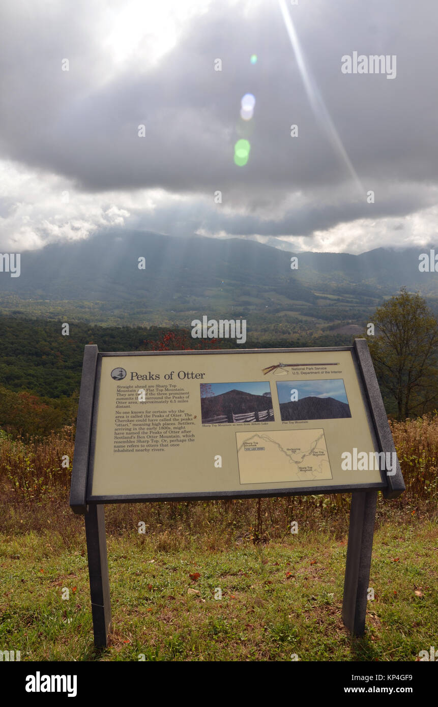 Appalachian trail information board hi-res stock photography and images ...