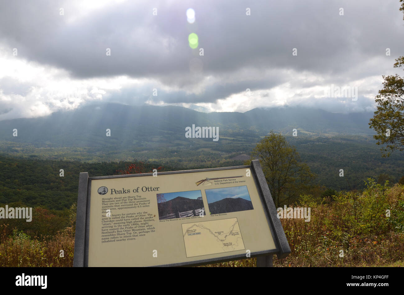 Appalachian trail information board hi-res stock photography and images ...