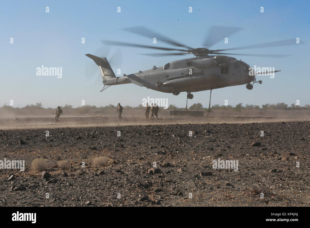 CHOCOLATE MOUNTAIN AERIAL GUNNERY RANGE, Calif. - Marines with Landing ...