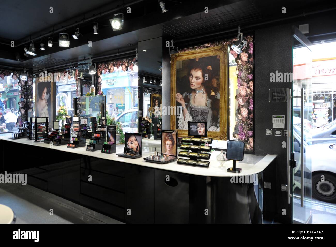 Retail shops in central London Stock Photo - Alamy
