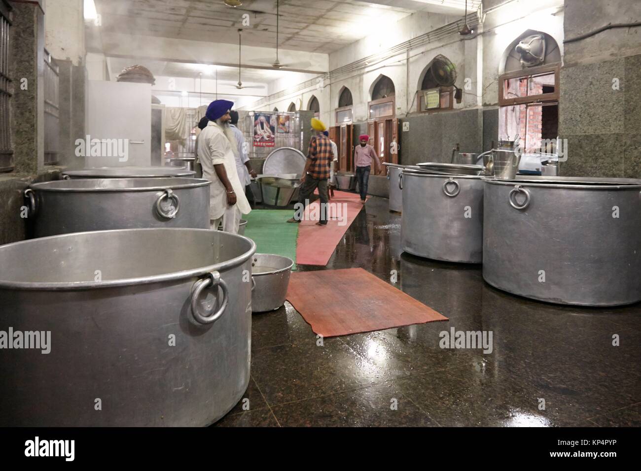 Amritsar interior the golden temple hi-res stock photography and images ...