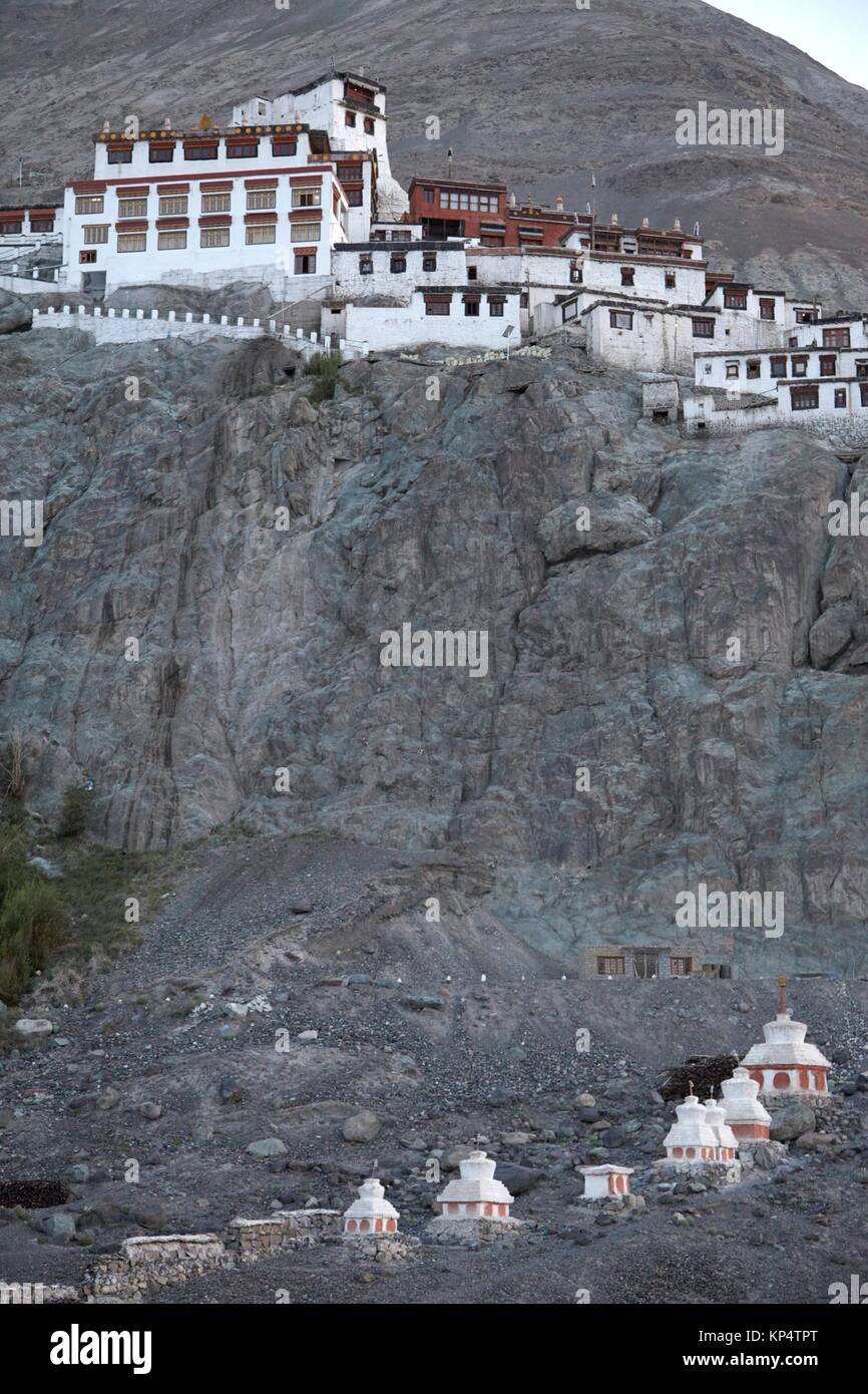Diskit Gompa, Diskit, Valle de Nubra, Ladakh, India Stock Photo - Alamy
