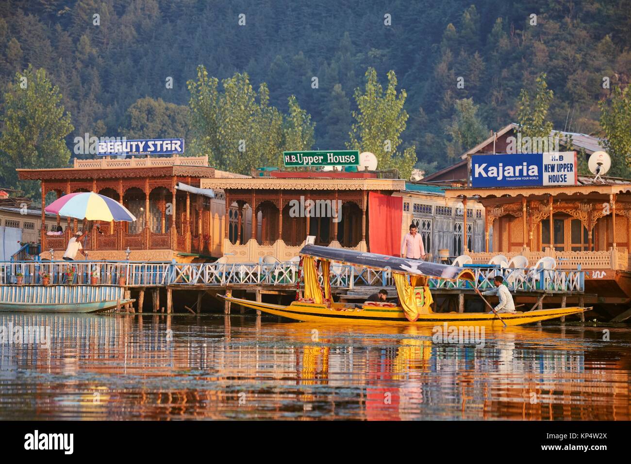 Dal lake kashmir hi-res stock photography and images - Alamy