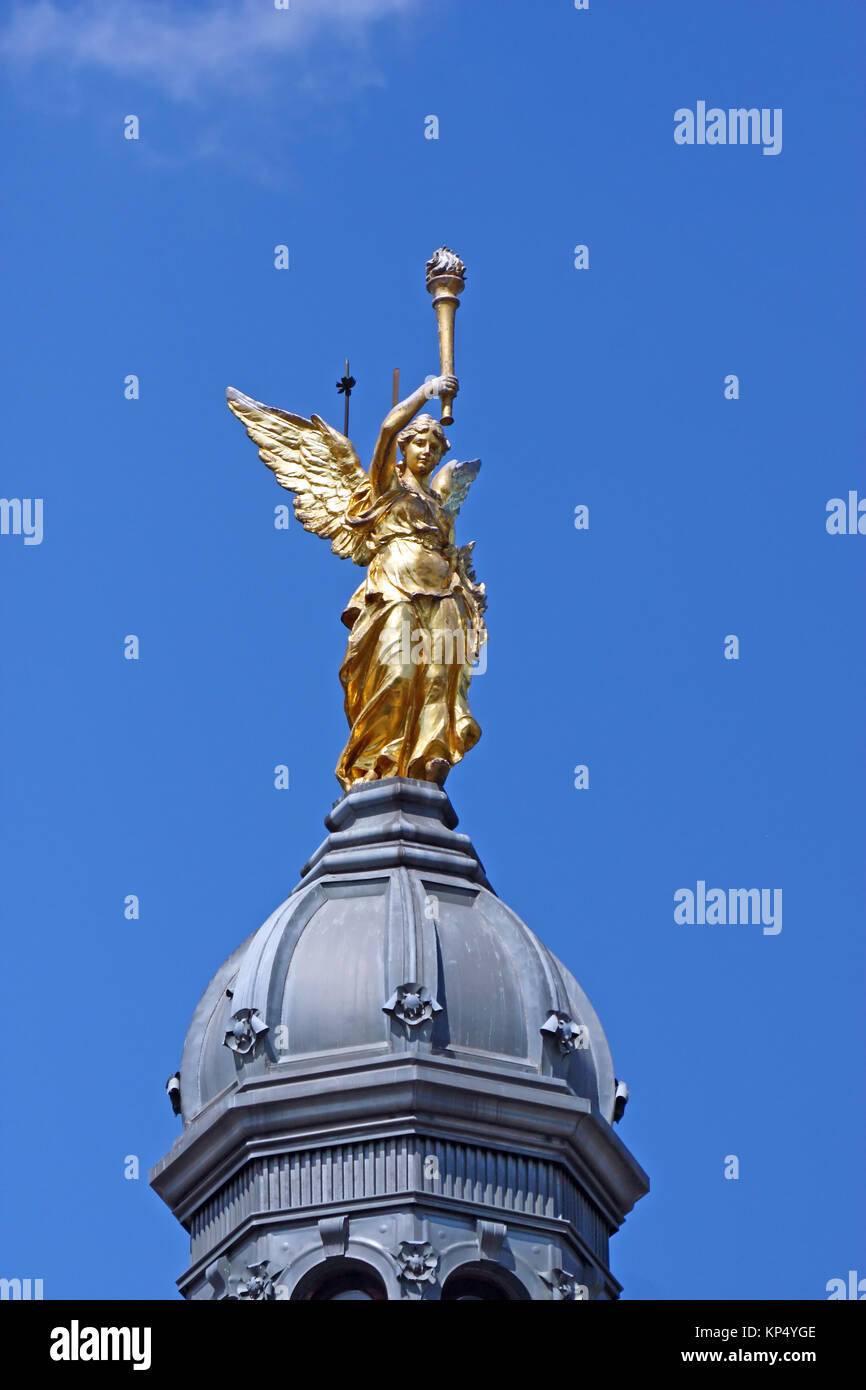 Statue of an angel Stock Photo - Alamy