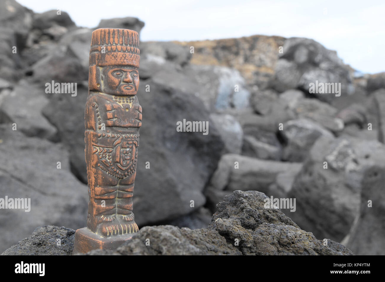 Stone statue aztec pre columbian art hi-res stock photography and ...