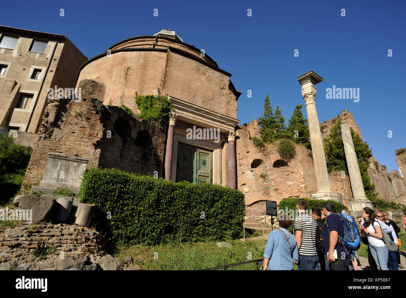 Romulus tomb hi-res stock photography and images - Alamy