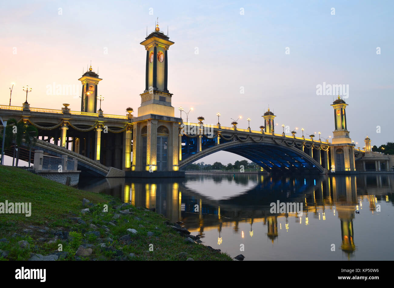 Seri gemilang bridge hi-res stock photography and images - Alamy