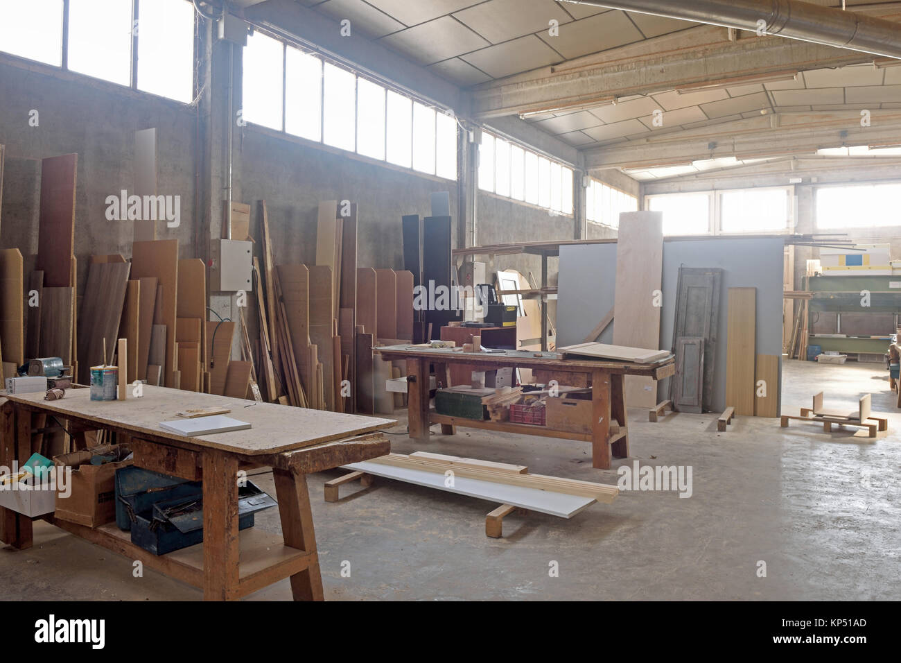 Warehouse yard construction workshop hi-res stock photography and ...