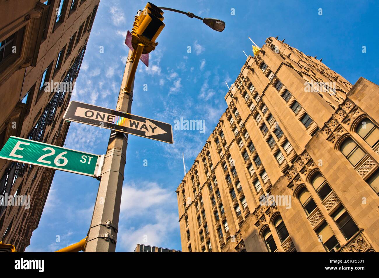 Manhattan life building hi-res stock photography and images - Alamy