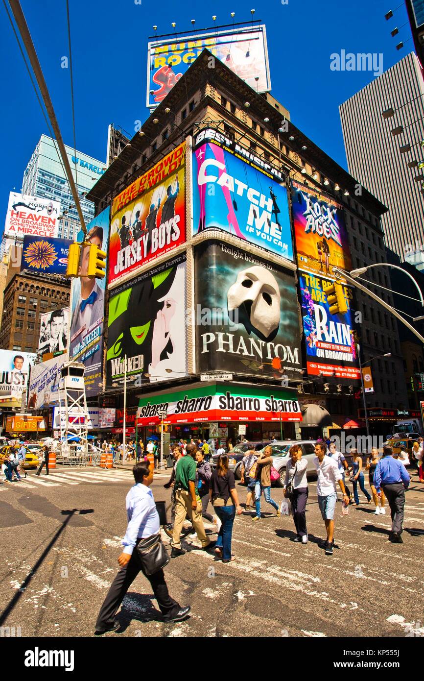 Manhattan times square hi-res stock photography and images - Alamy