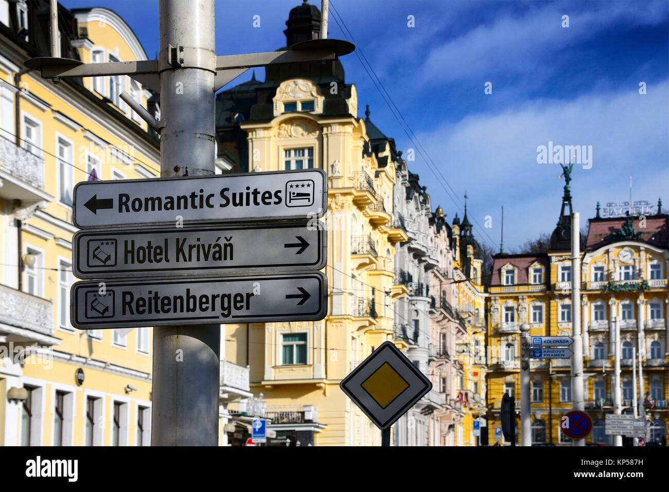 Signs 4 star hi-res stock photography and images - Alamy