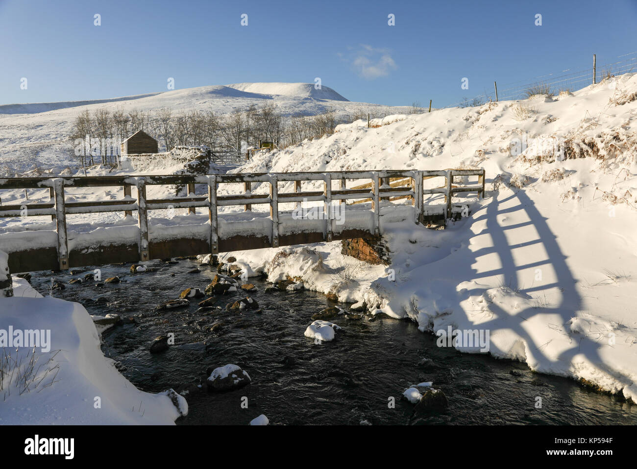 Snow covered mountains of the Brecon Beacons National Park in South ...